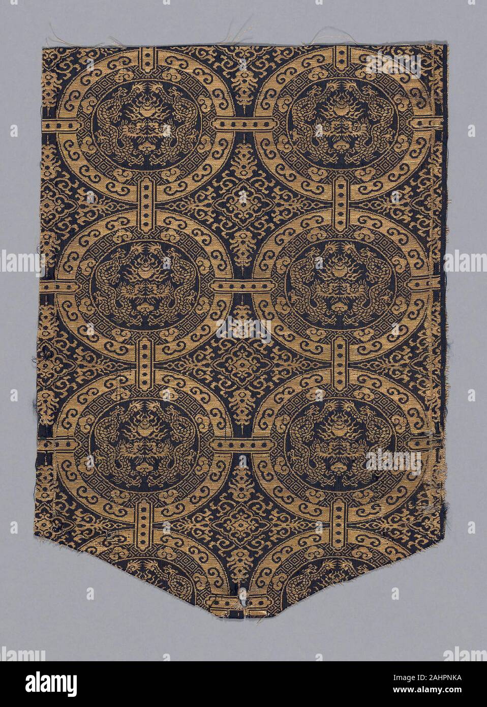 Plain compound twill silk gilt paper hi-res stock photography and ...