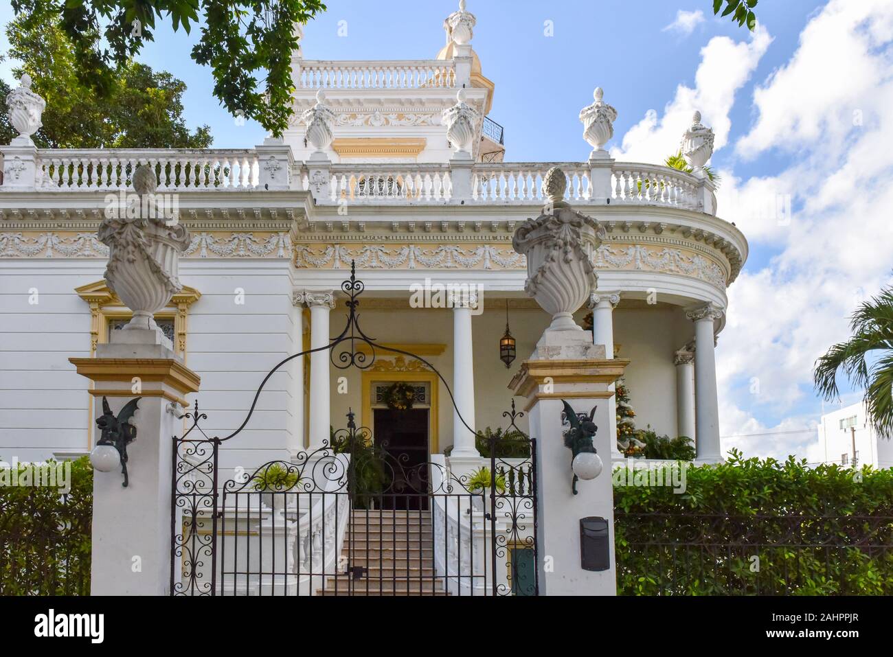 19th century mansion hi-res stock photography and images - Alamy