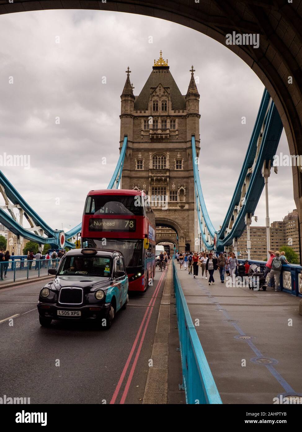 Tower Bridge London Cab High Resolution Stock Photography and Images ...