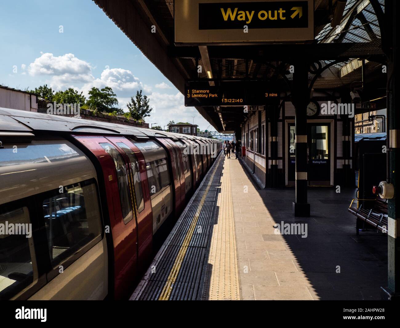 Empty platform at a station outside London Stock Photo - Alamy