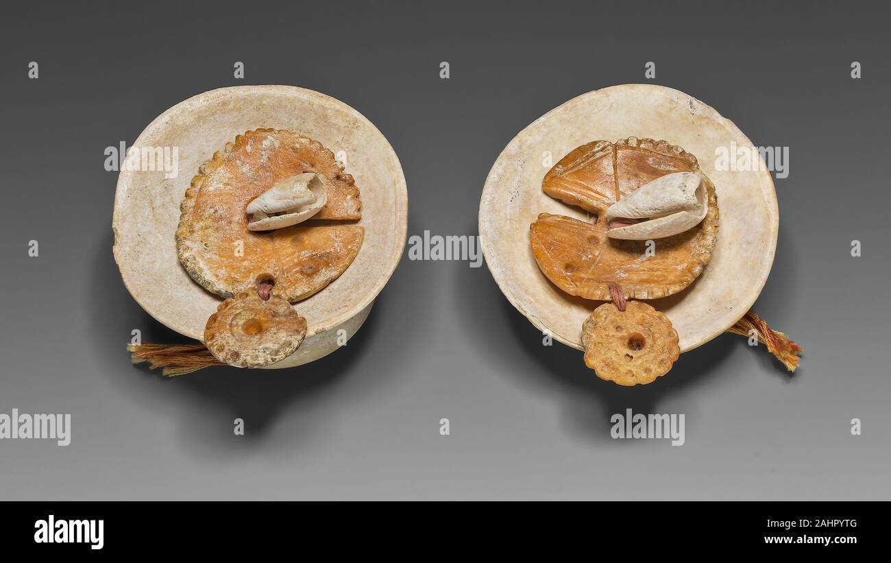 Spondylus shell and greenstone hi-res stock photography and images - Alamy