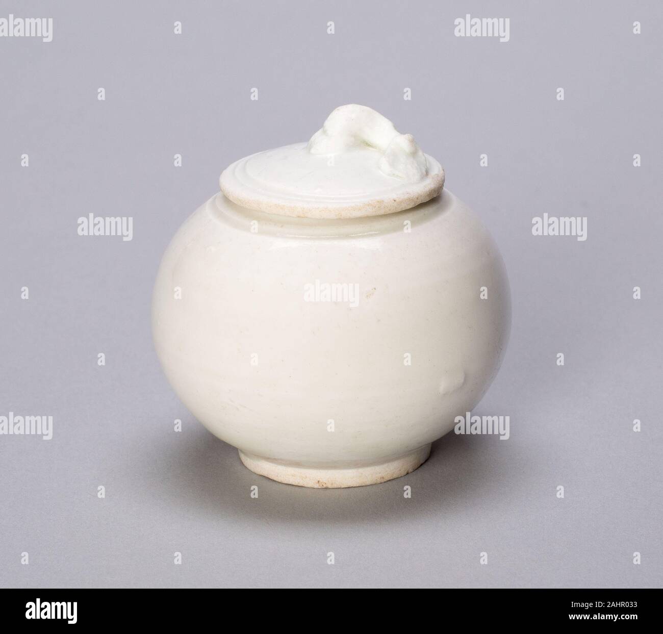 Ding Type Ware High Resolution Stock Photography and Images - Alamy
