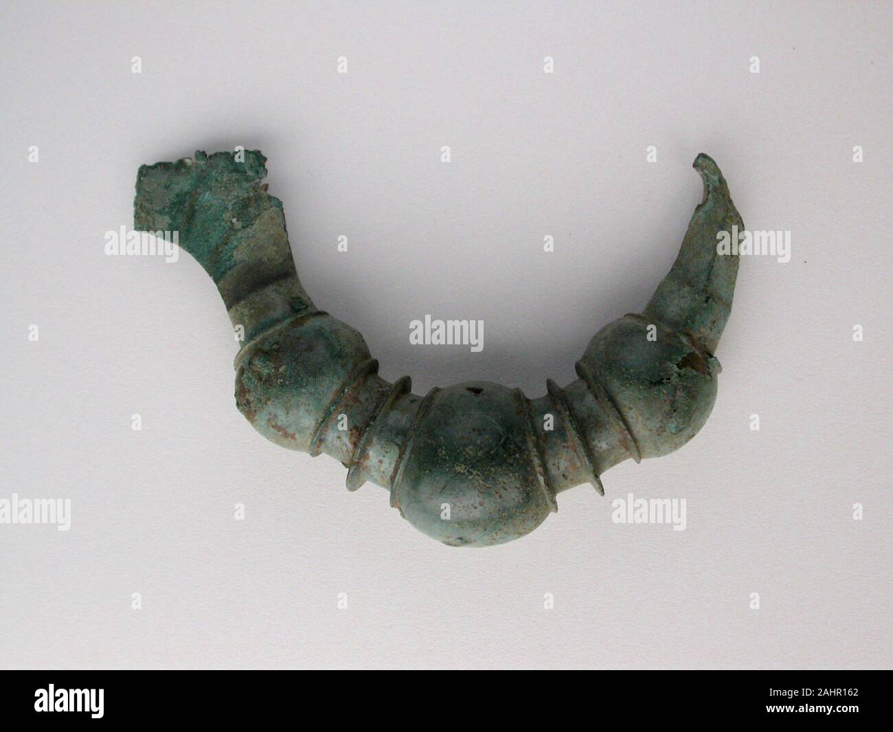 Fibula brooch hi-res stock photography and images - Alamy