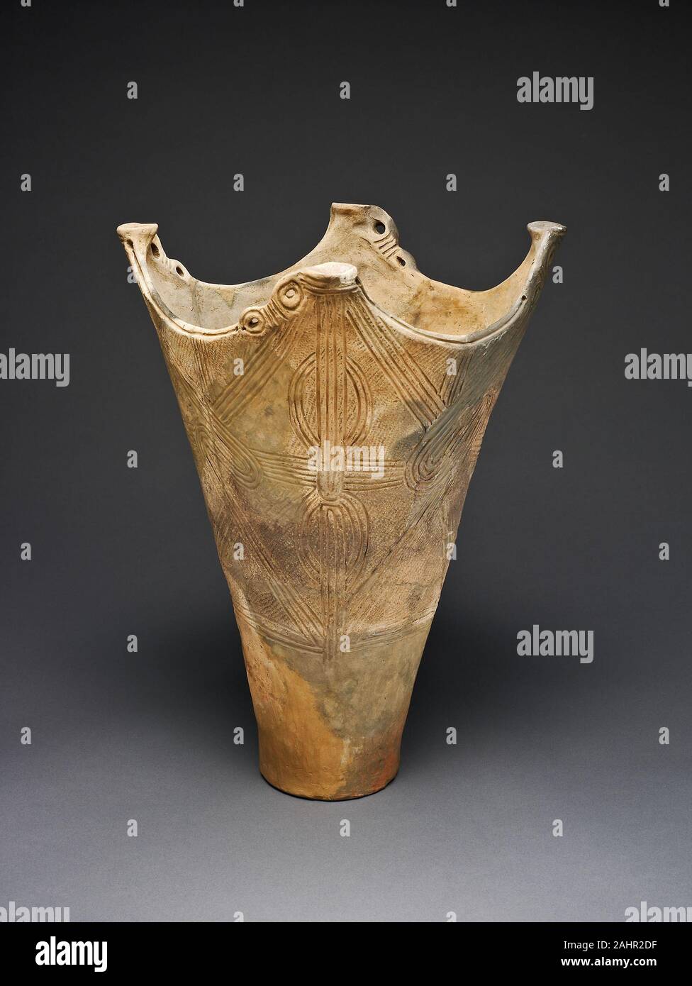 Earthenware with impressed decoration hi-res stock photography and ...