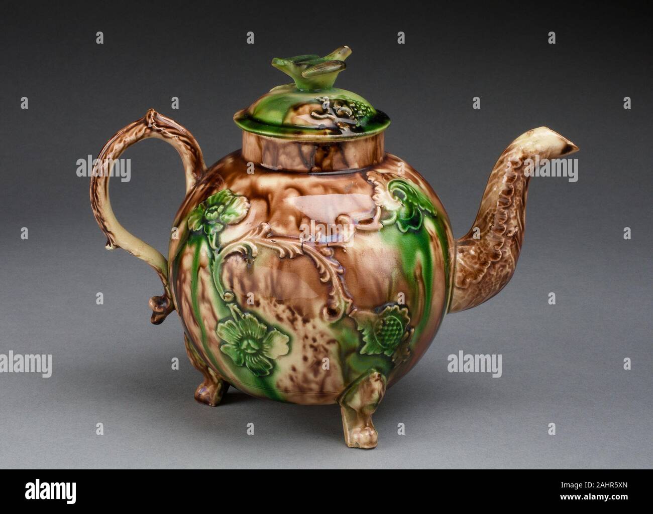 Teapot. 1760–1770. Staffordshire. Lead-glazed earthenware (creamware ...