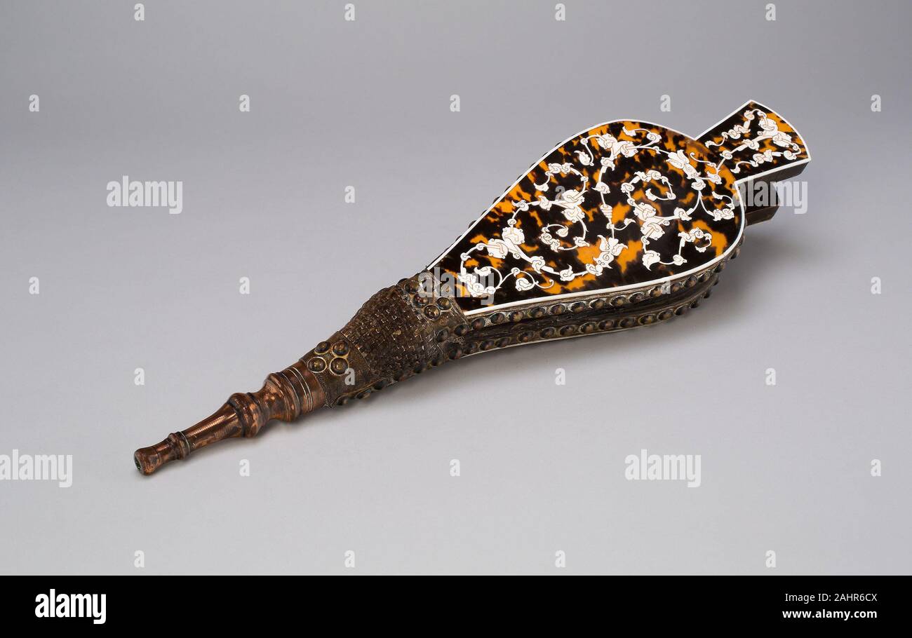 Tortoise shell copper hi-res stock photography and images - Alamy