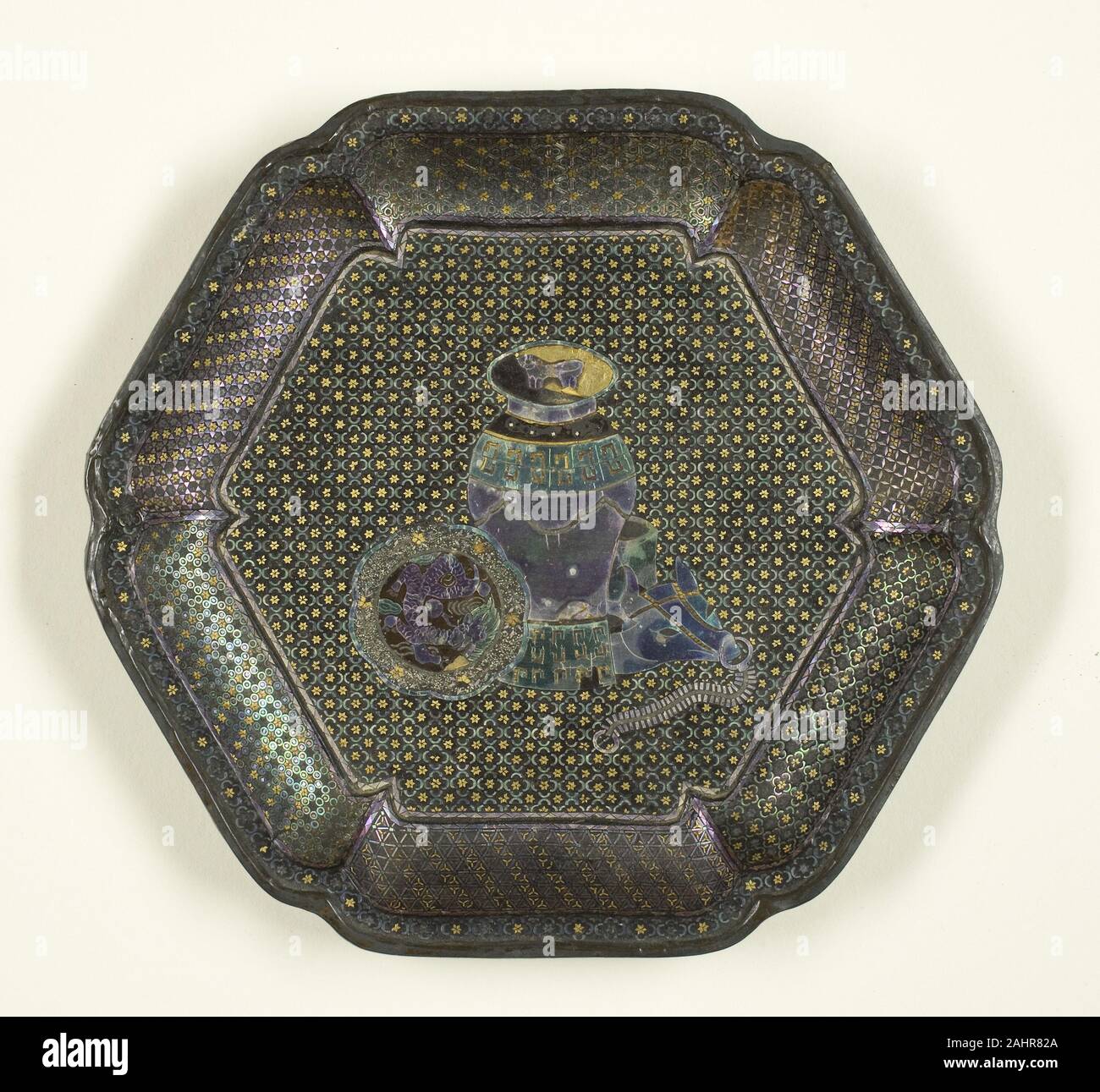 Pearl lacquer hi-res stock photography and images - Alamy