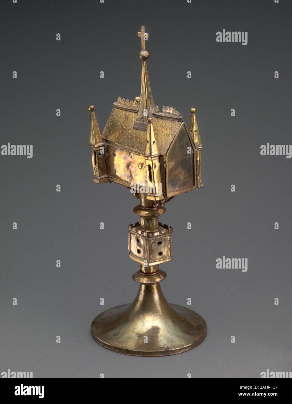 Reliquary horn hi-res stock photography and images - Alamy