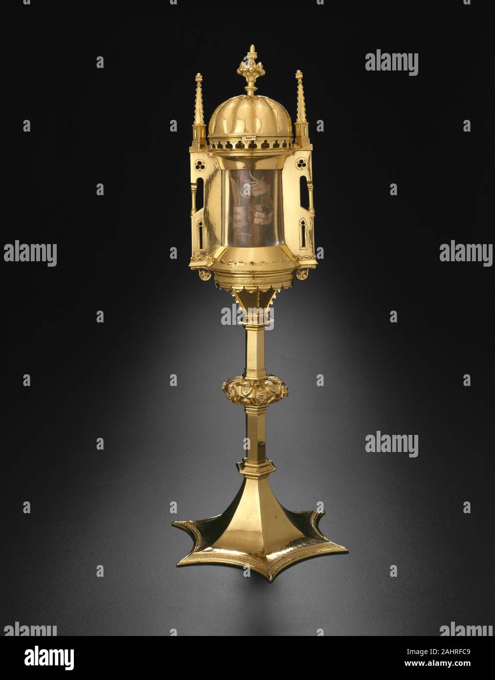 Liturgical objects hi-res stock photography and images - Alamy