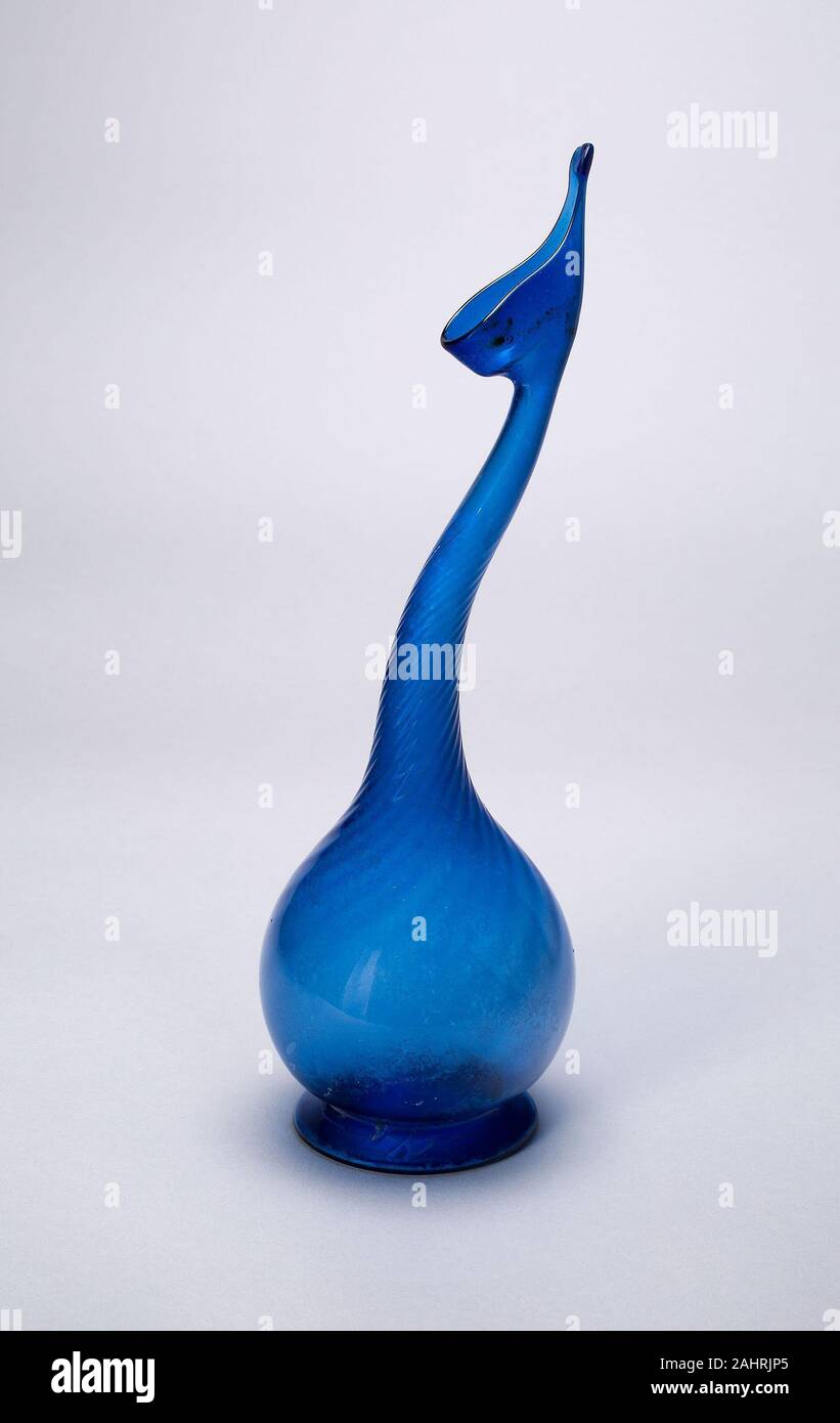 Swan necked flask hi-res stock photography and images - Alamy