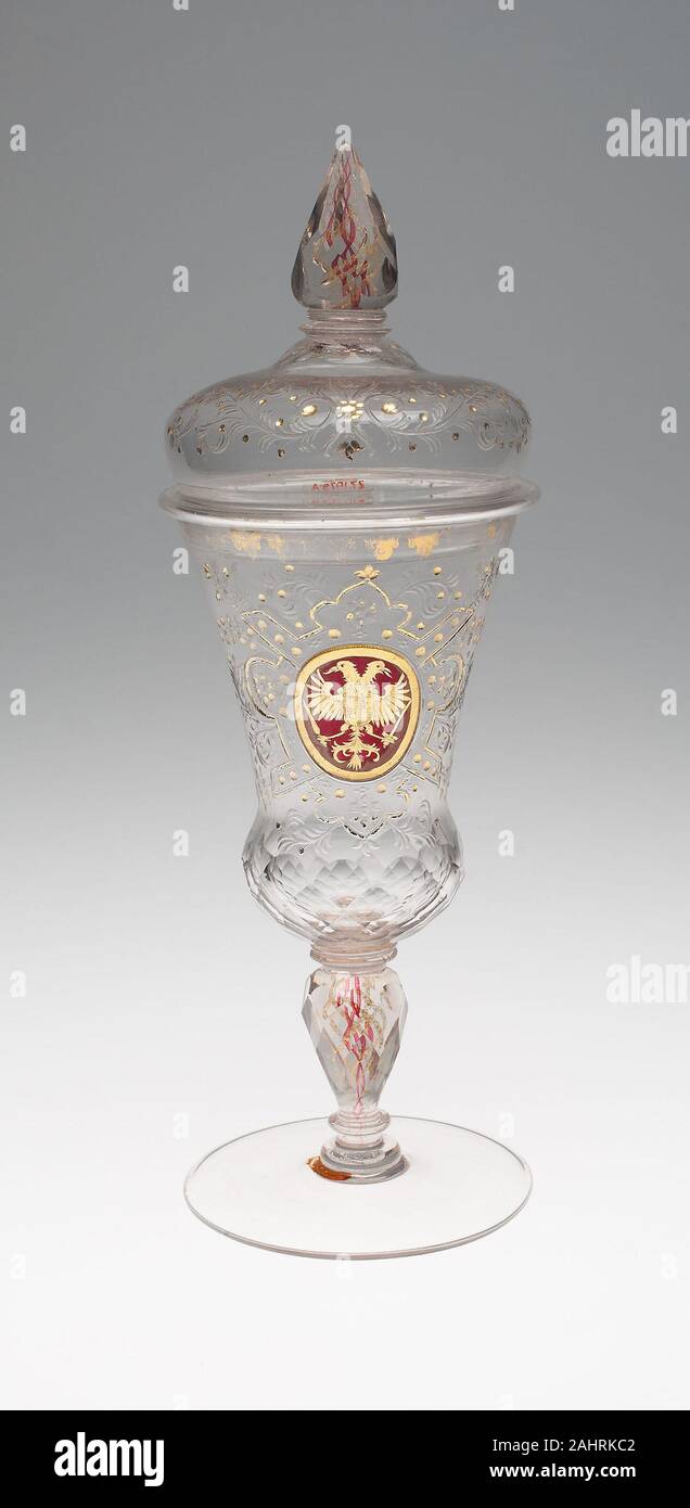 Gold ruby glass hi-res stock photography and images - Alamy