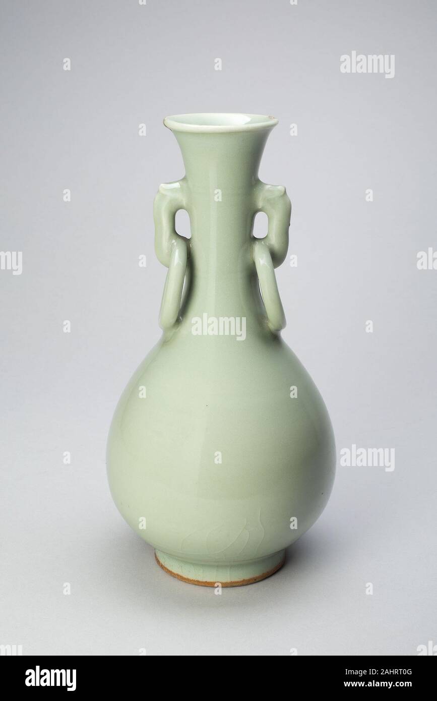 Pear shaped vase hi-res stock photography and images - Alamy
