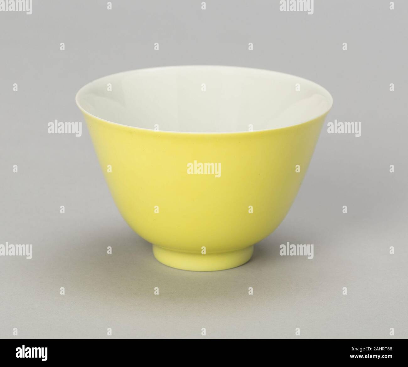 Enamel overglaze painting hi-res stock photography and images - Alamy