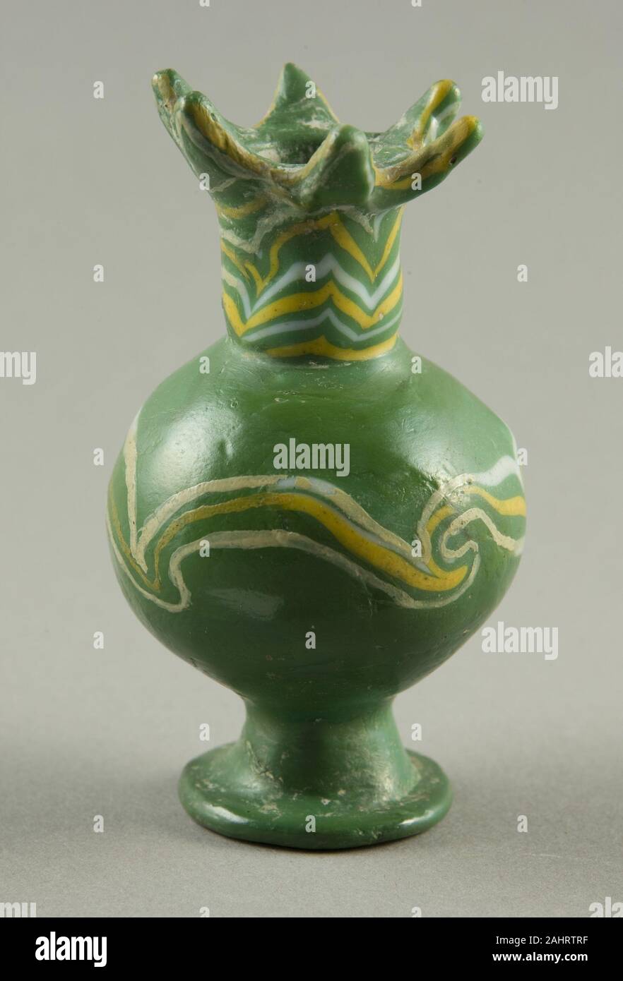 Egyptian vase hi-res stock photography and images - Alamy