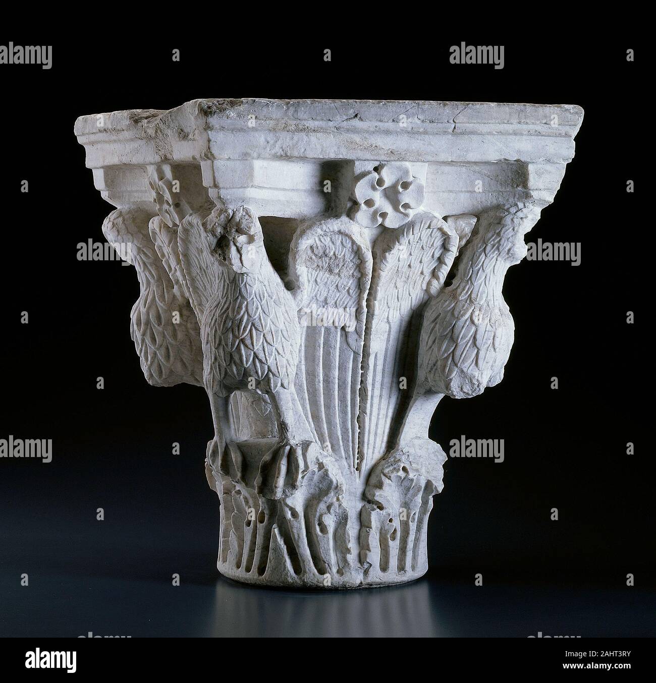 Stone capital carving motifs hi-res stock photography and images - Alamy
