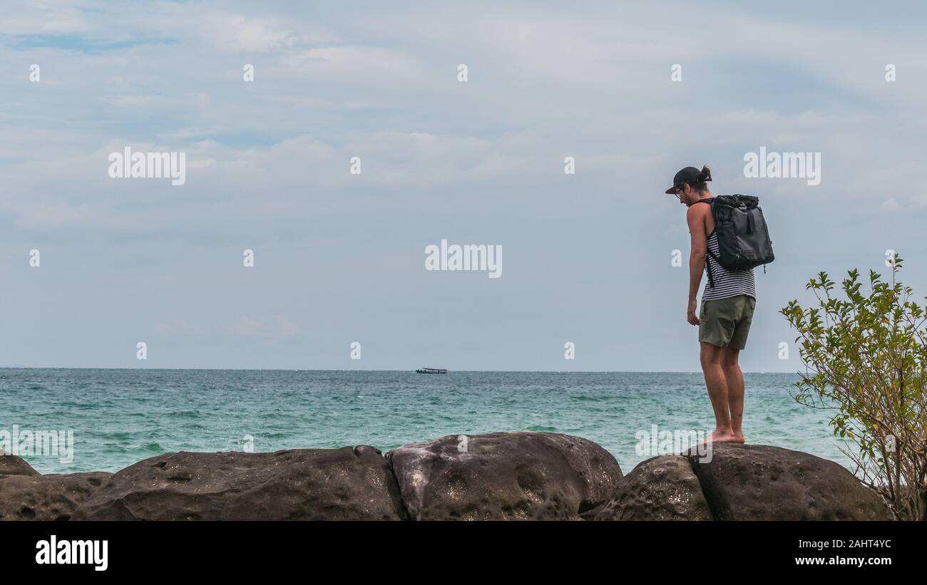 Hiking along the coast hi-res stock photography and images - Alamy