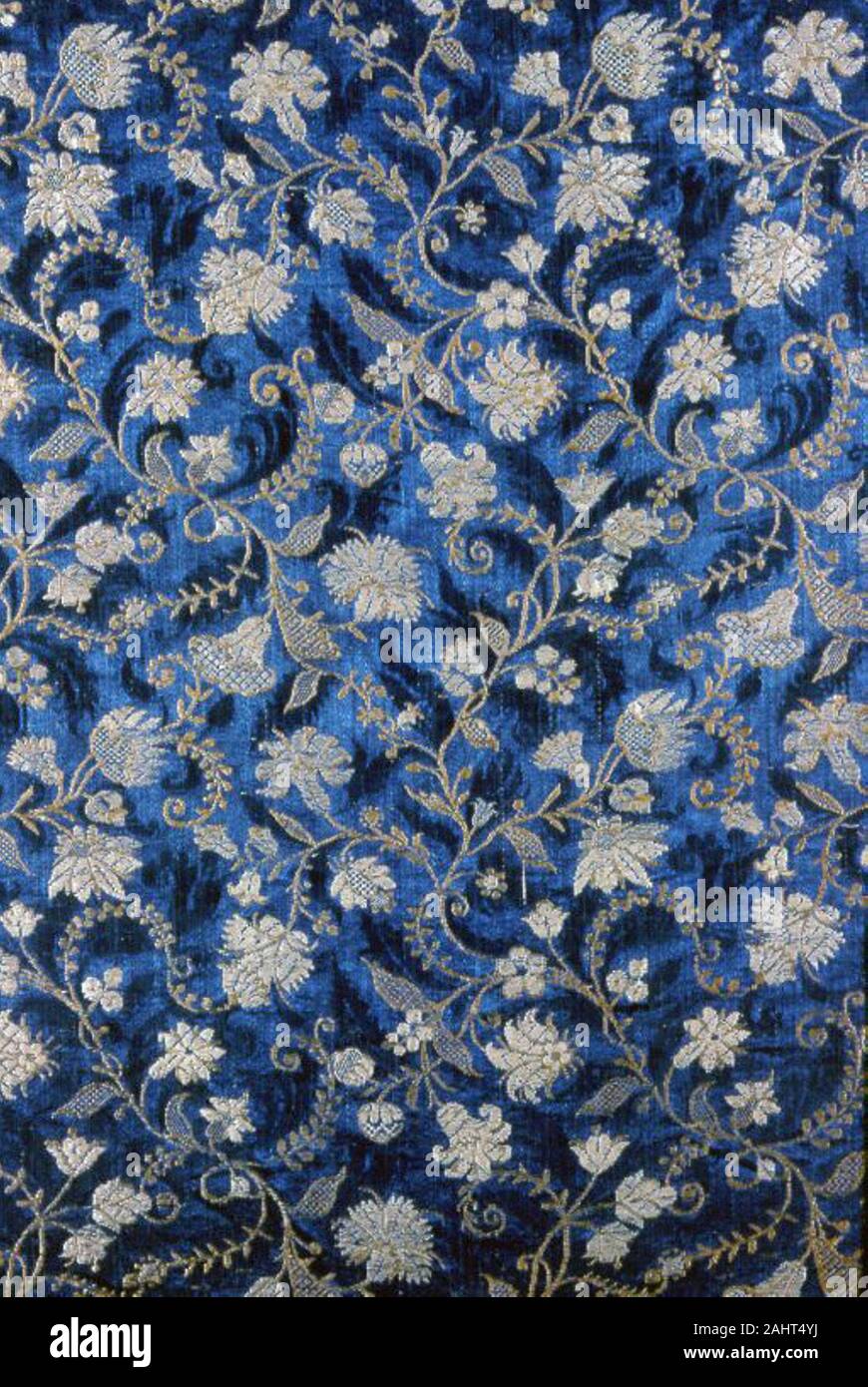 Satin and complementary warp weave hi-res stock photography and images ...