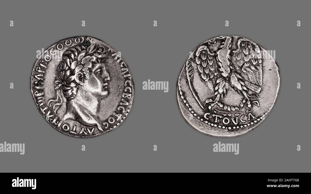 Eagle wings spread hi-res stock photography and images - Alamy