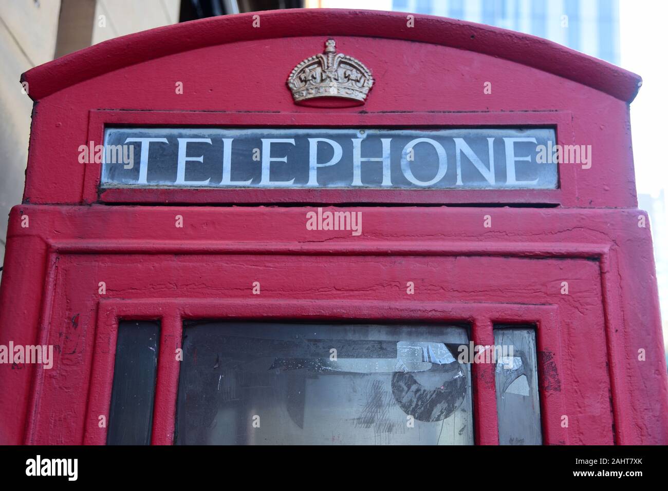 Red british telecoms public phone box hi-res stock photography and ...