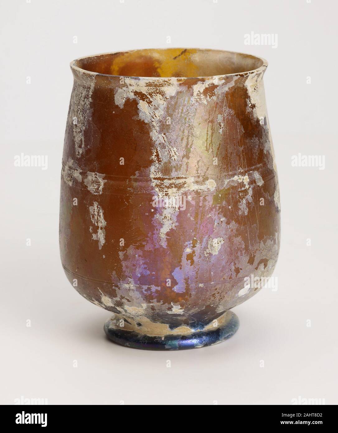 Cast glass hi-res stock photography and images - Alamy