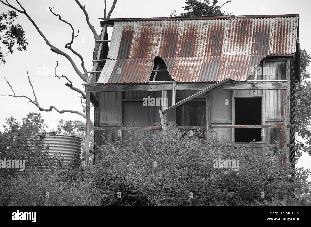 Homestead and watertank hi-res stock photography and images - Alamy
