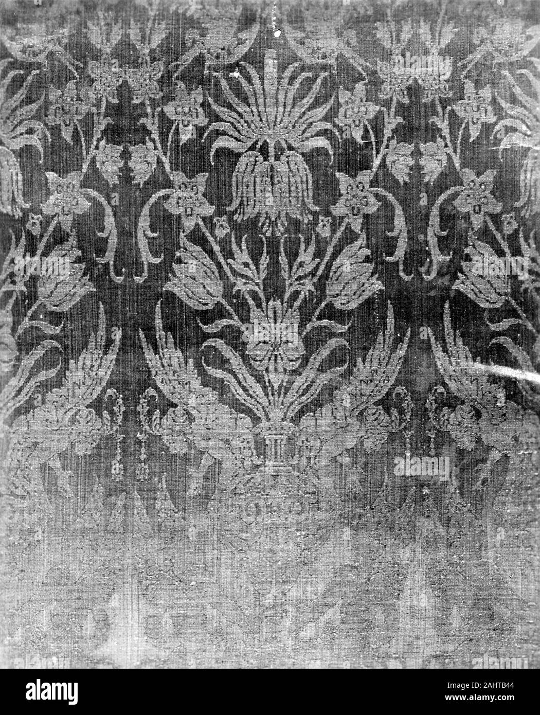 Damask fabric hi-res stock photography and images - Alamy
