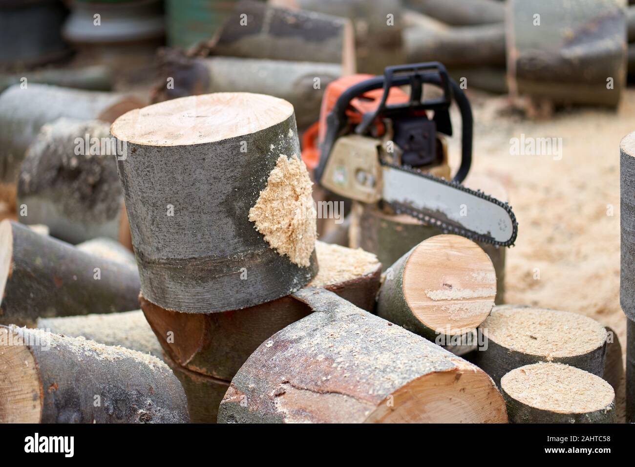 Bucking saw hi-res stock photography and images - Alamy