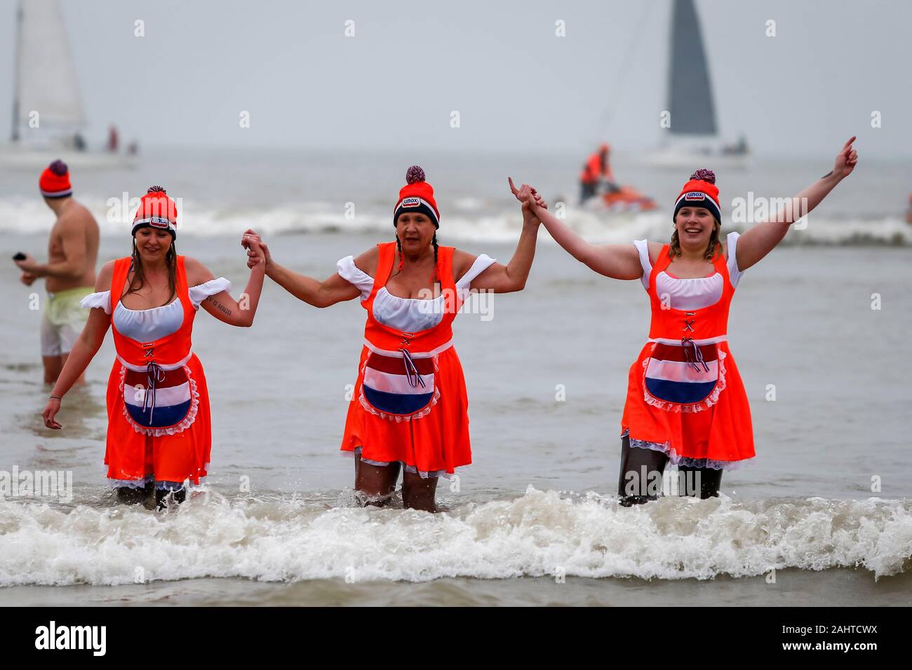 Nieuwjaarsduik hi-res stock photography and images - Alamy