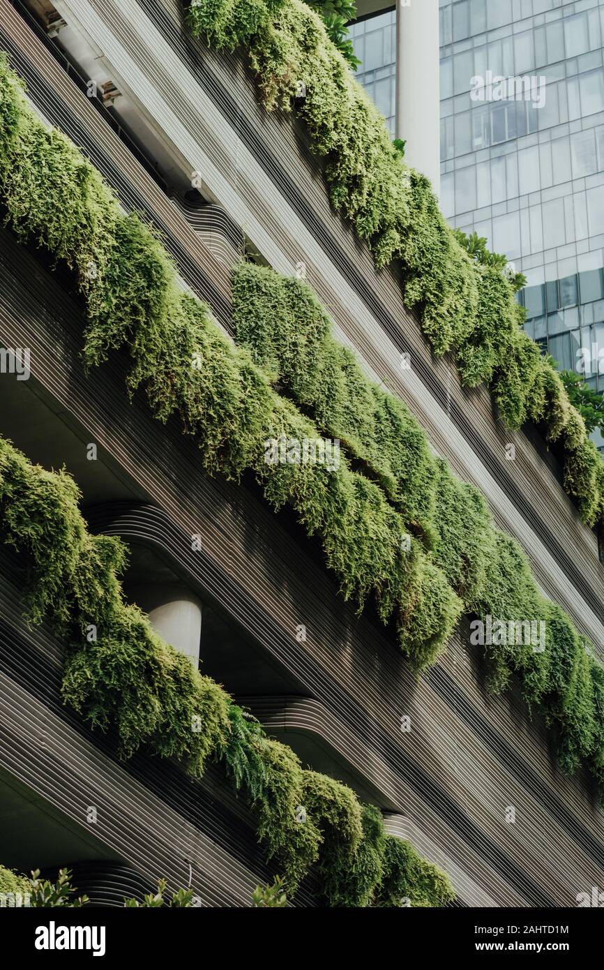 Iconic PARKROYAL on PICKERING integrates abundant vertical greenery ...