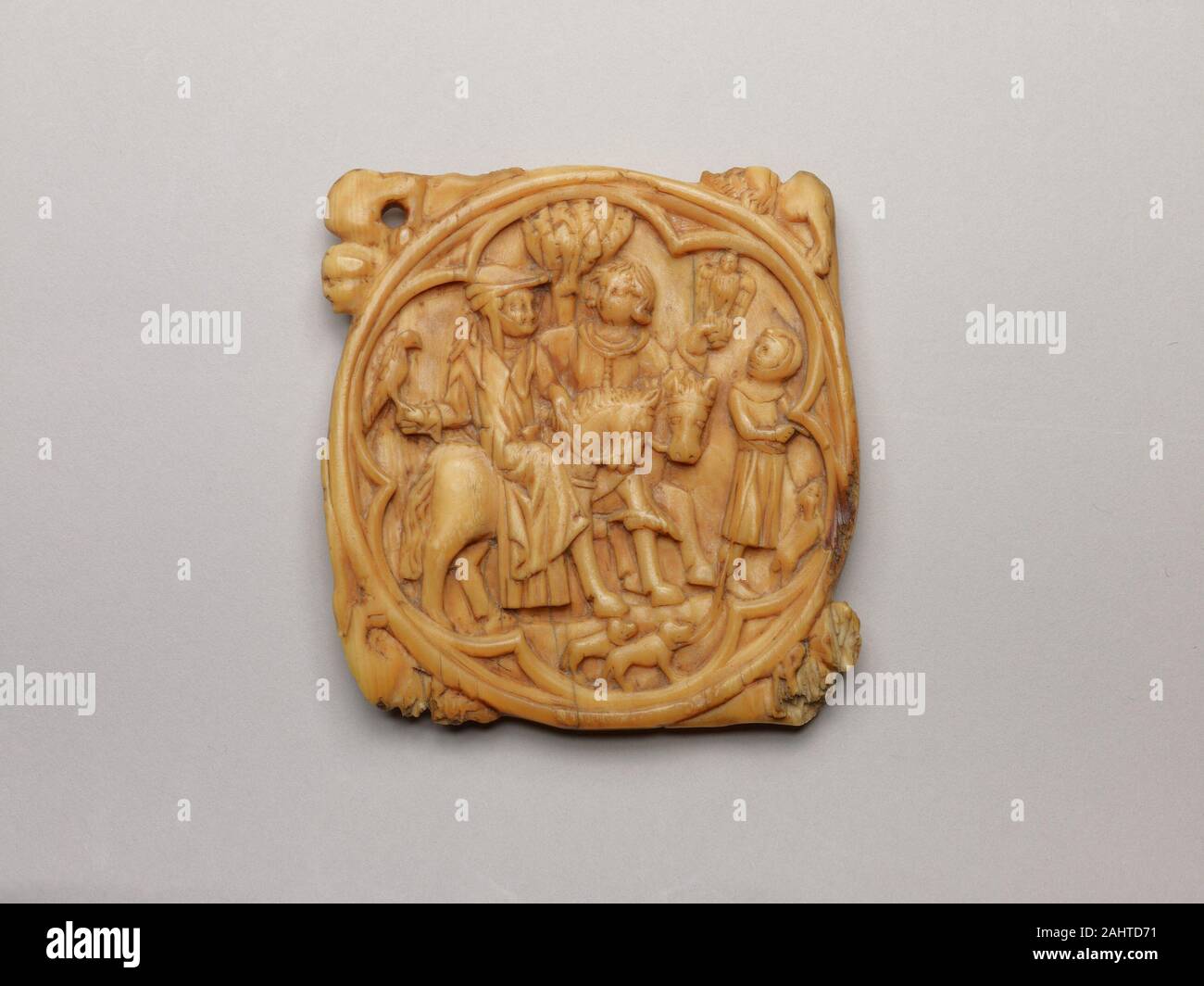 Ivory mirror case hi-res stock photography and images - Alamy