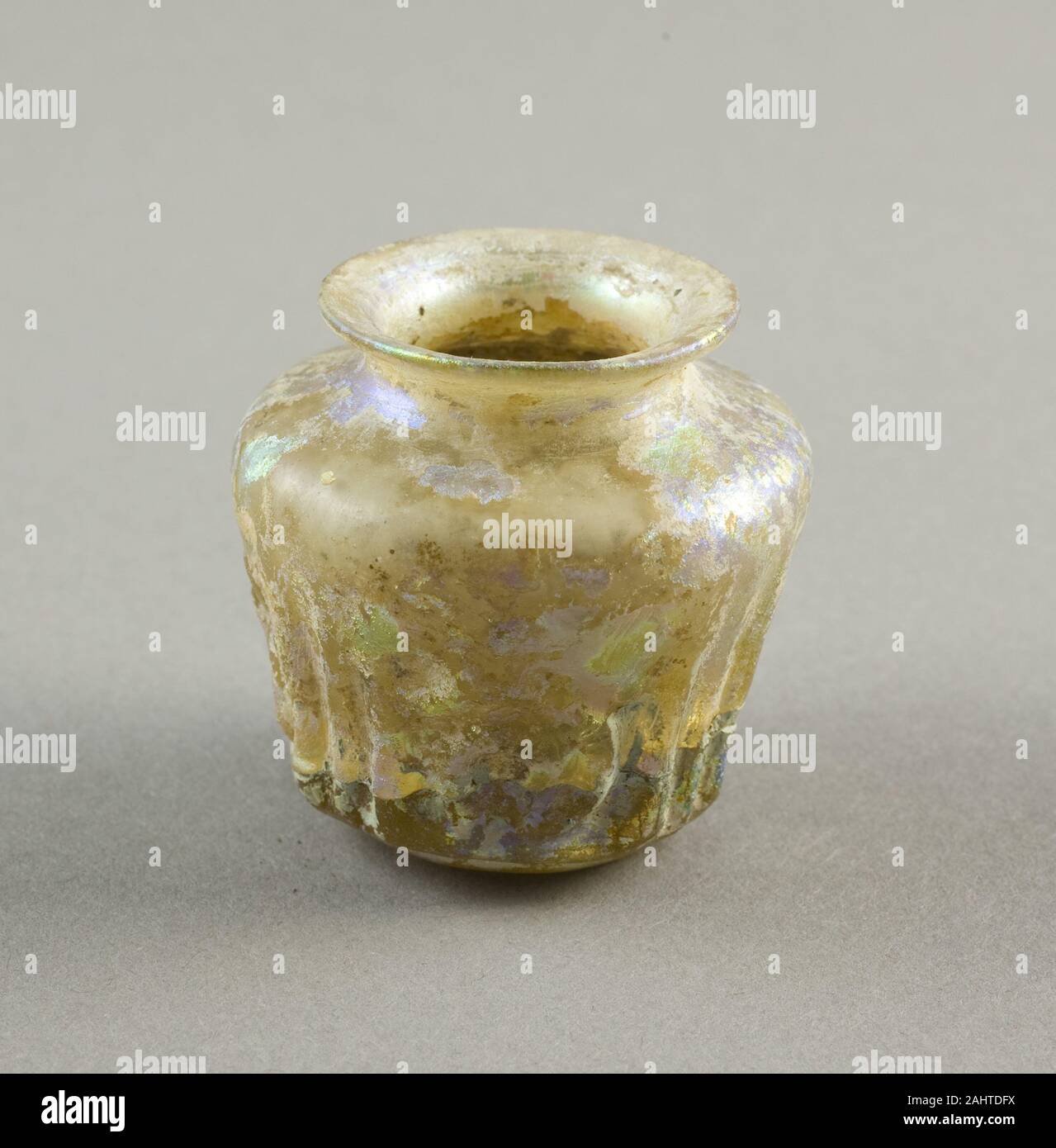 Early islamic art hi-res stock photography and images - Alamy
