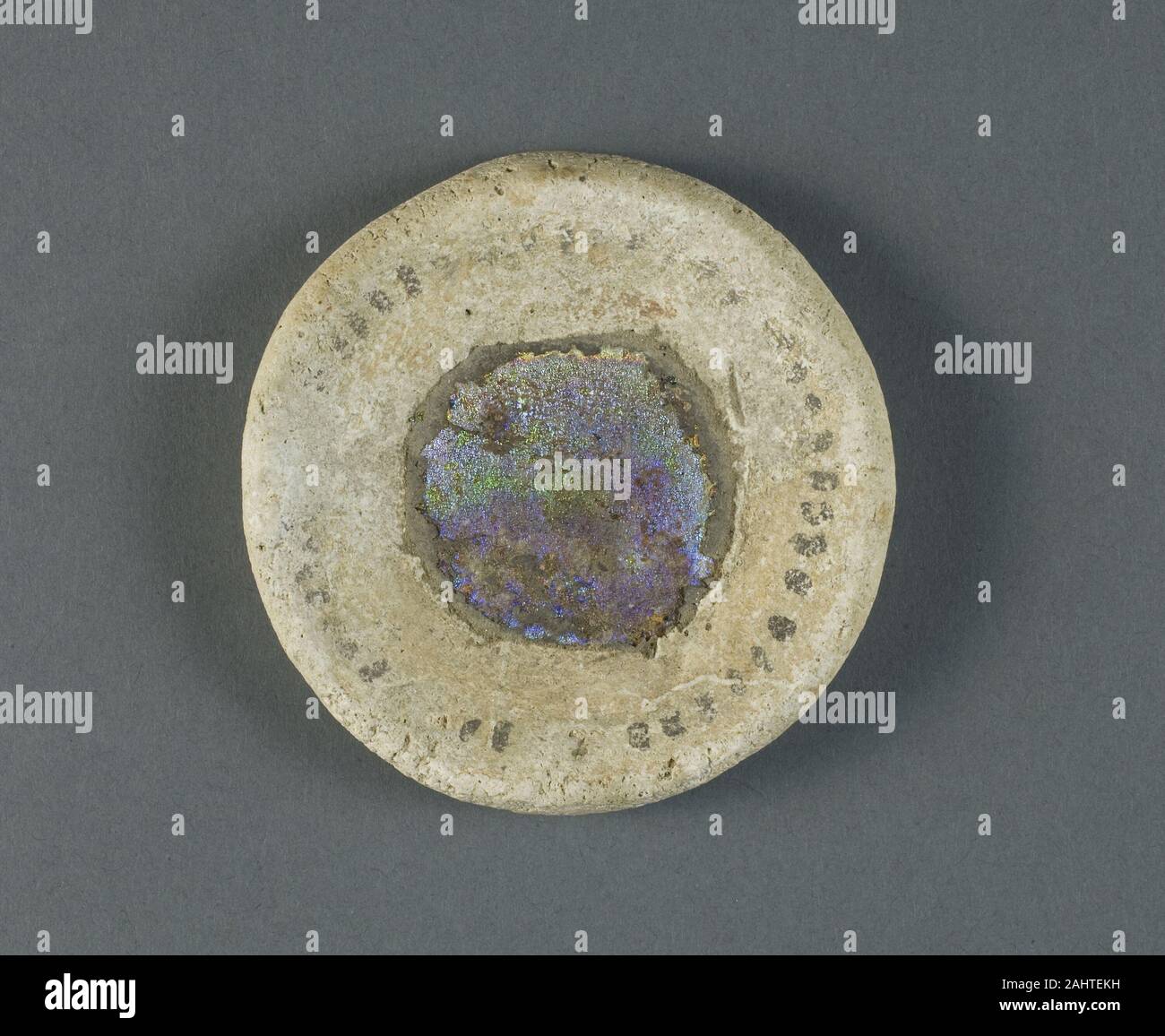 Mirror ancient egyptian hi-res stock photography and images - Alamy