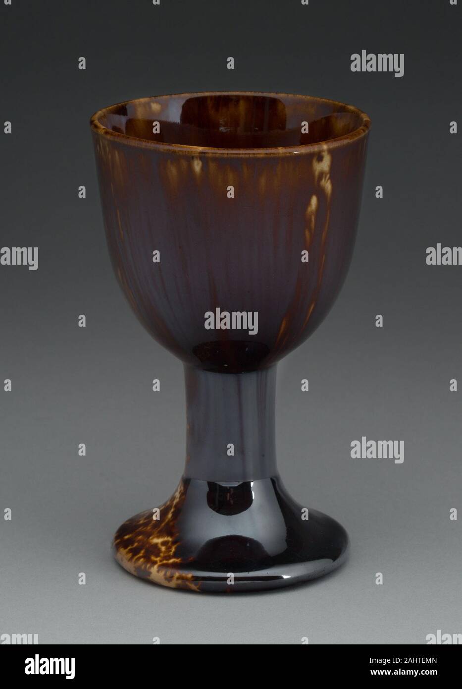 Fenton pottery co hi-res stock photography and images - Alamy