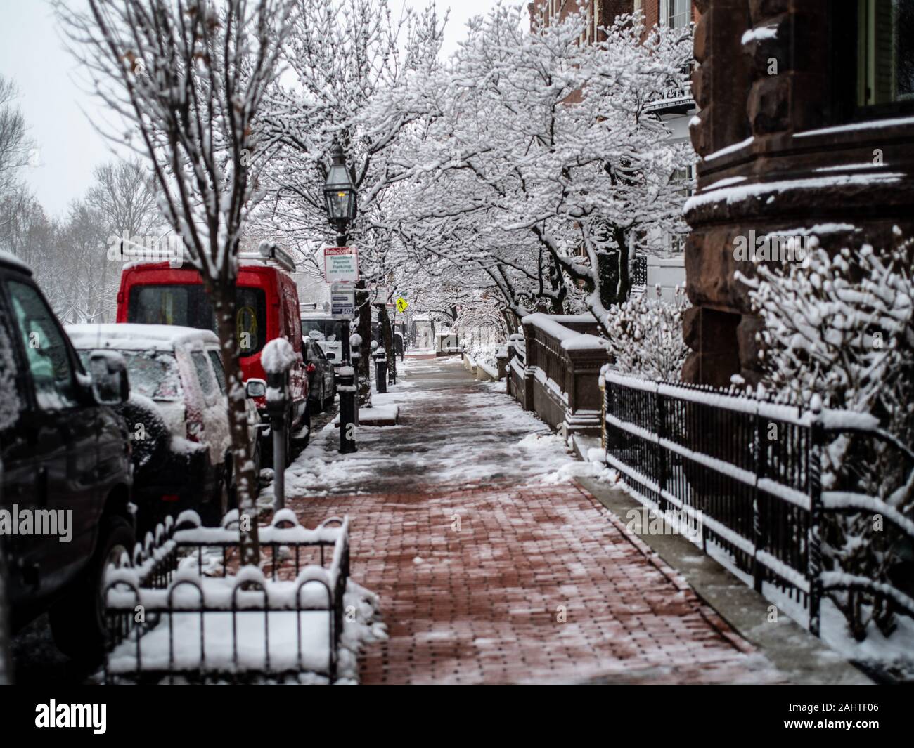 A Boston City Sidewalk During A Snow Storm Stock Photo - Alamy