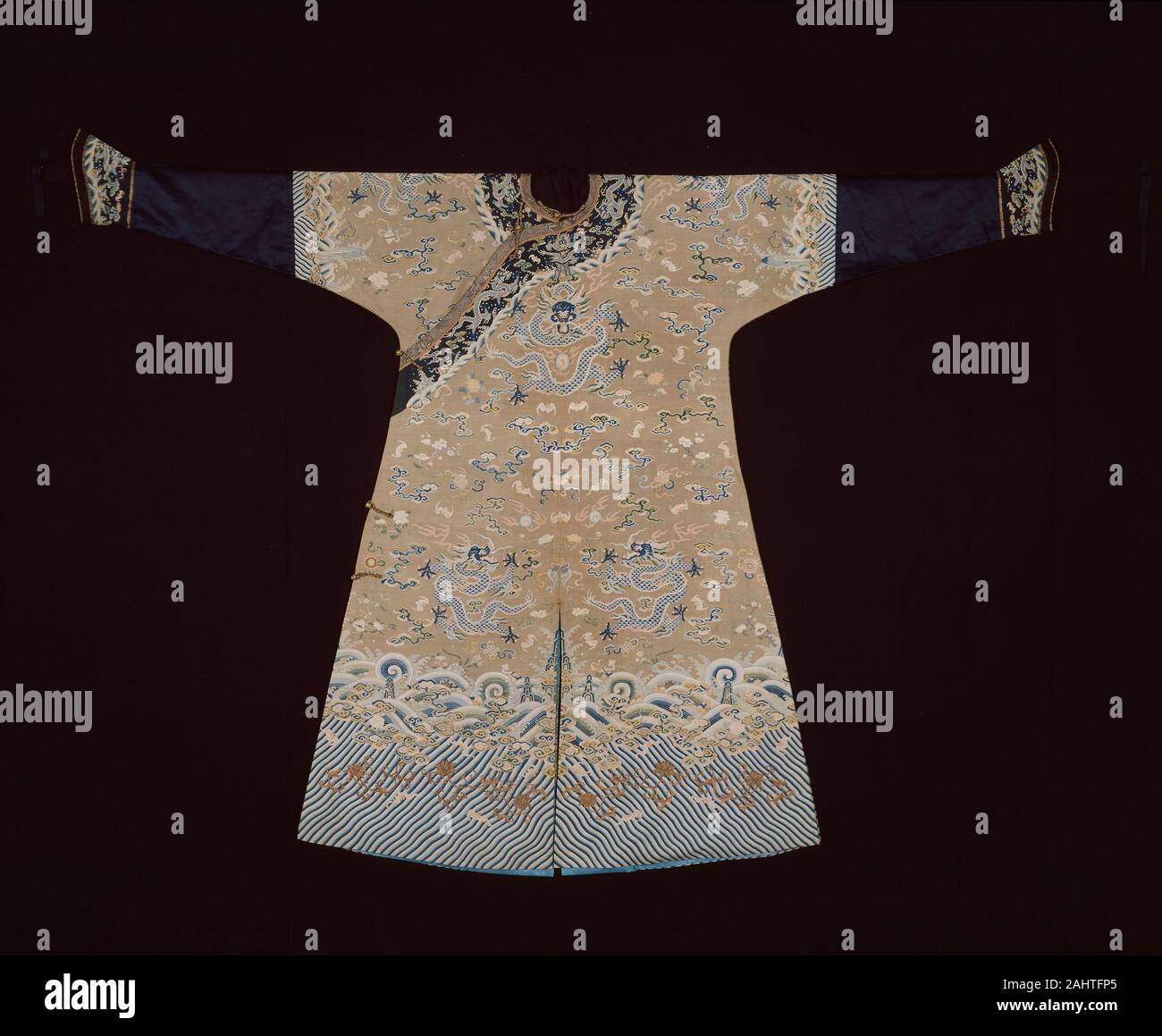 Manchu mans semiformal robe hi-res stock photography and images - Alamy