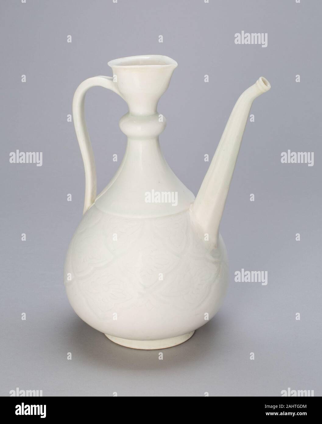 Persian ceramics hi-res stock photography and images - Alamy
