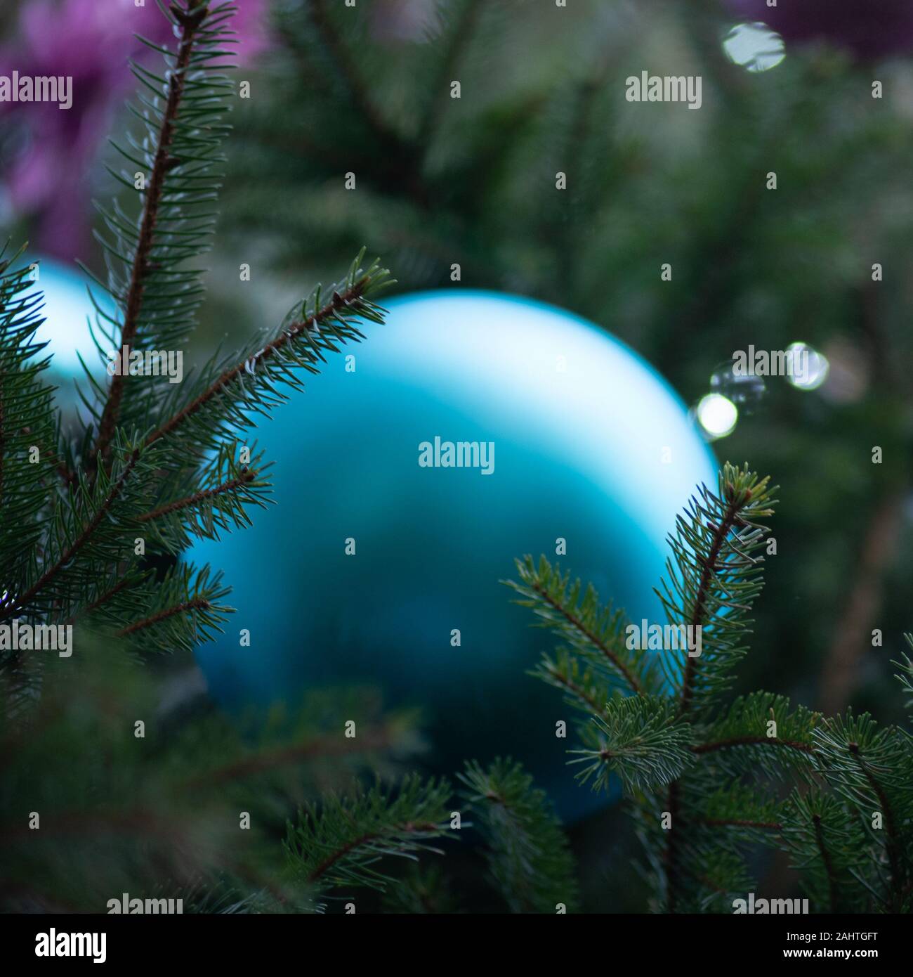 Giant christmas baubles hi-res stock photography and images - Alamy