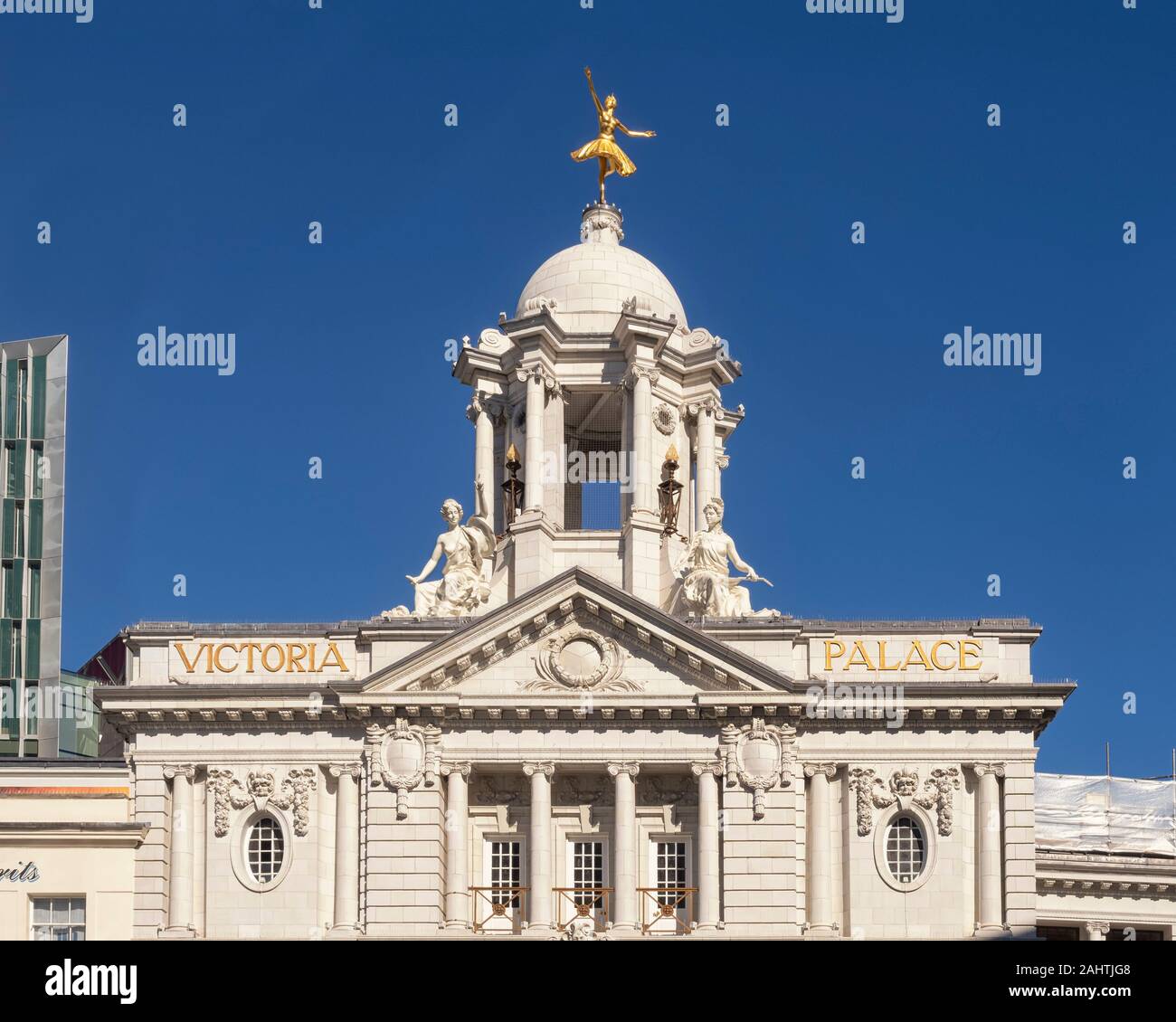 London Victoria Street High Resolution Stock Photography and Images - Alamy