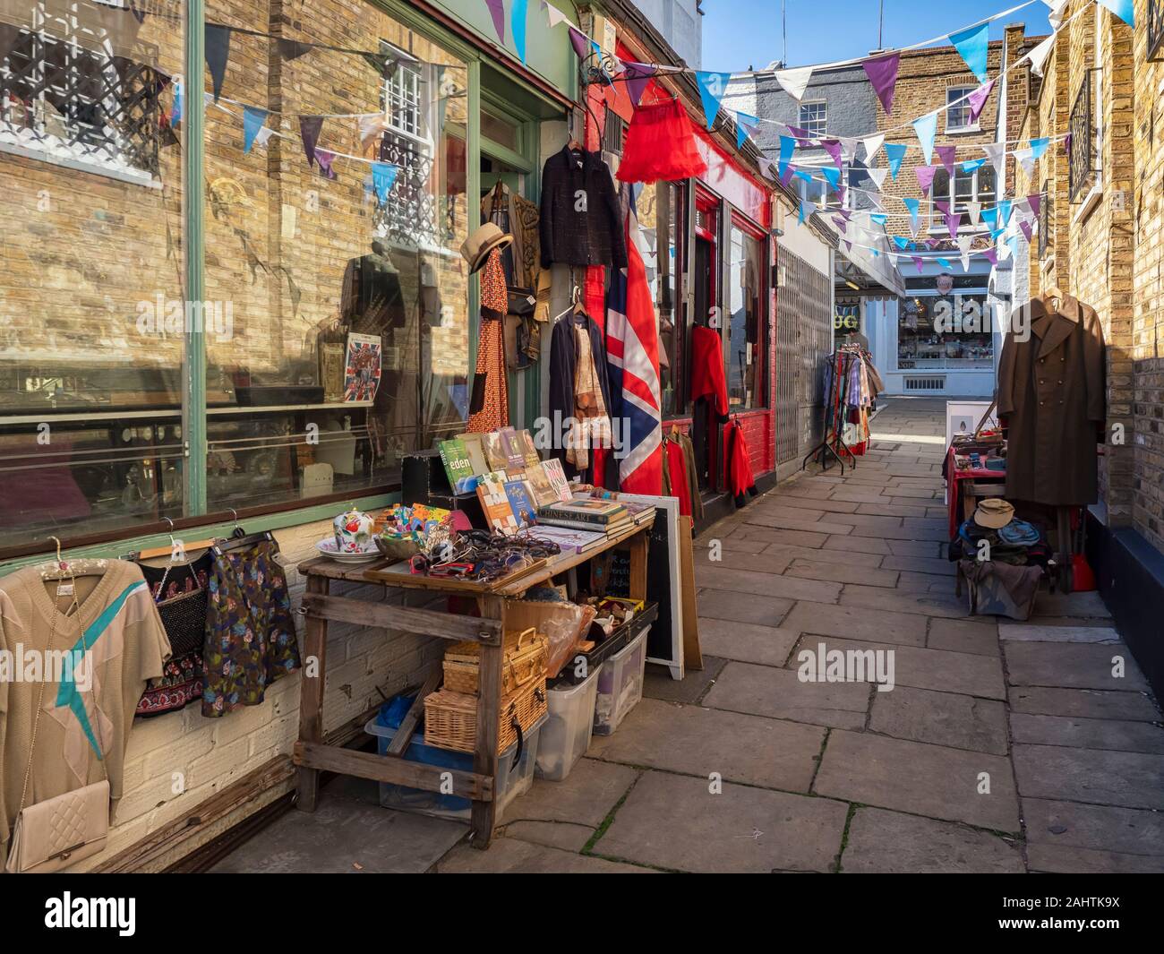 Islington Shop High Resolution Stock Photography and Images - Alamy