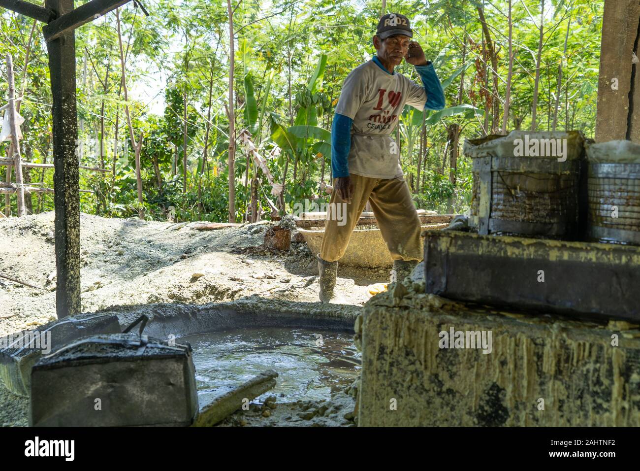 Deep sludge hi-res stock photography and images - Alamy