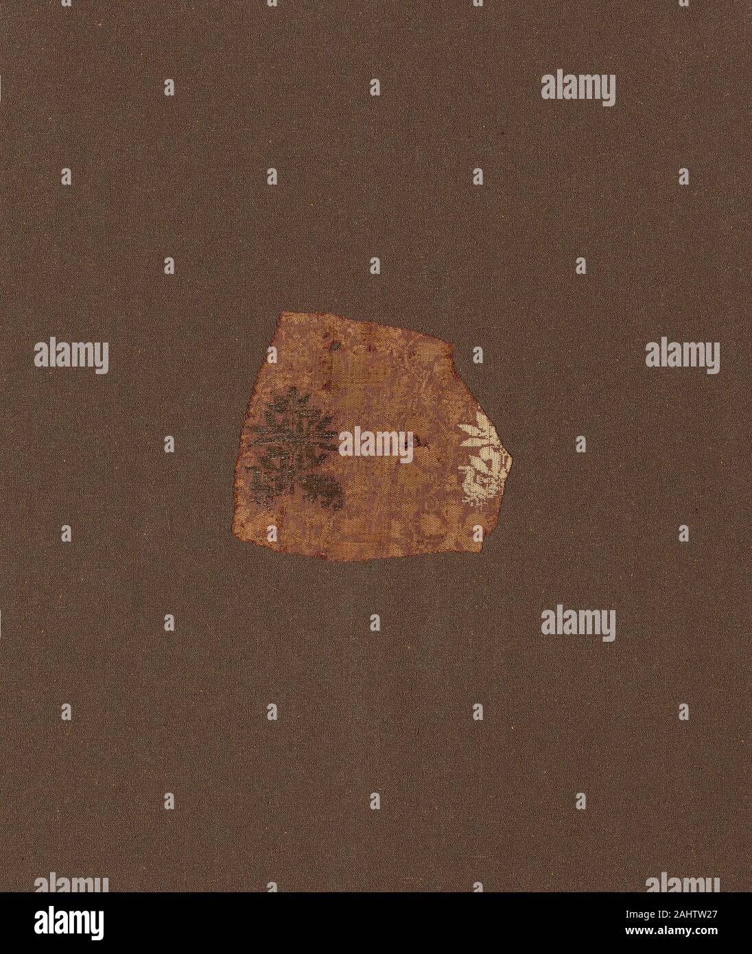 Gilt animal substrate wrapped hi-res stock photography and images - Alamy