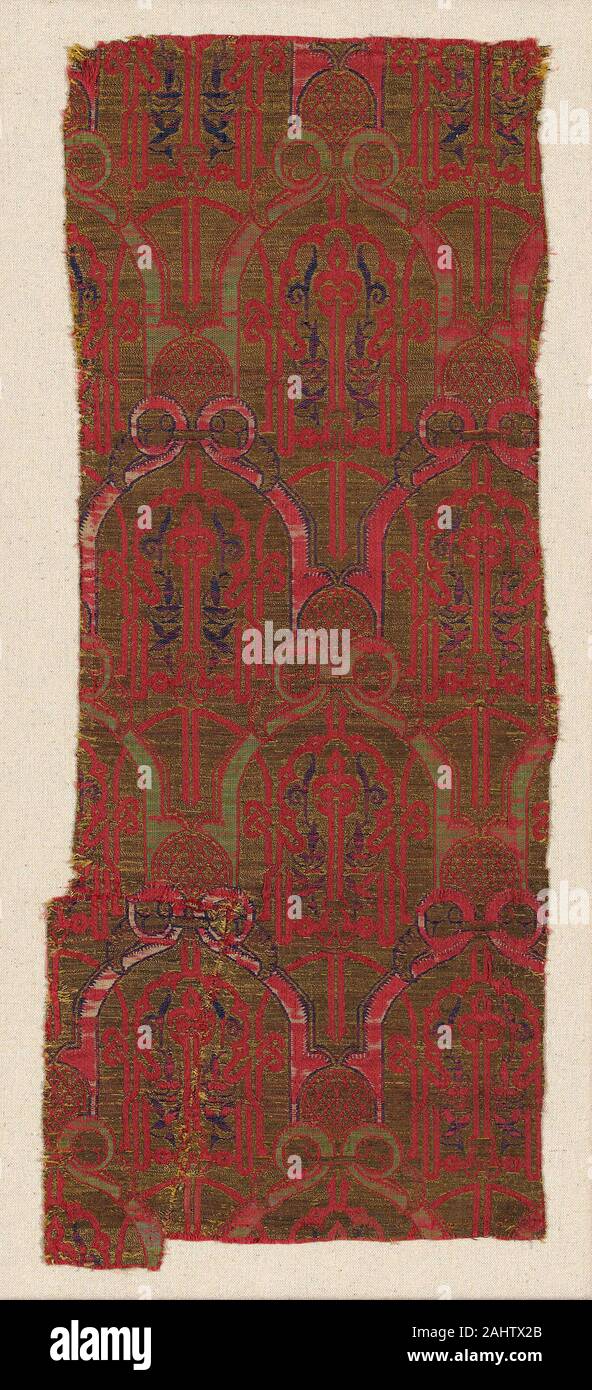 Gilt animal substrate wrapped silk hi-res stock photography and images ...