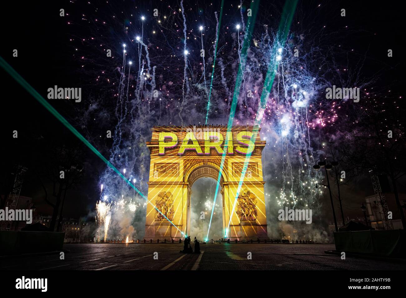 Light projection paris triomphe hi-res stock photography and images - Alamy
