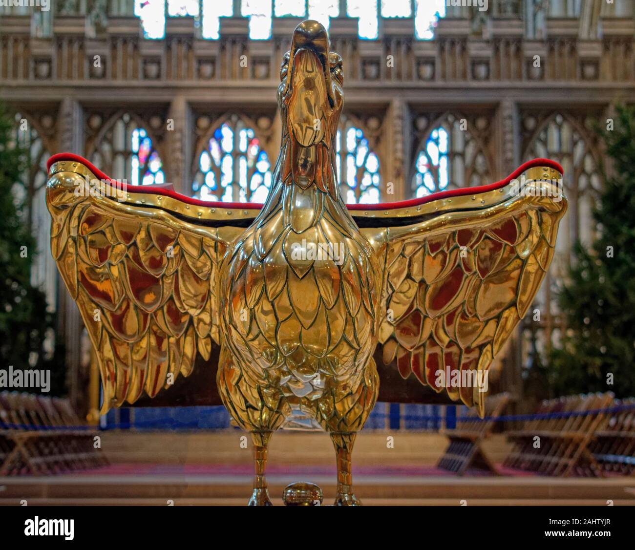 YORK CITY ENGLAND MINSTER THE GOLDEN EAGLE LECTERN Stock Photo - Alamy