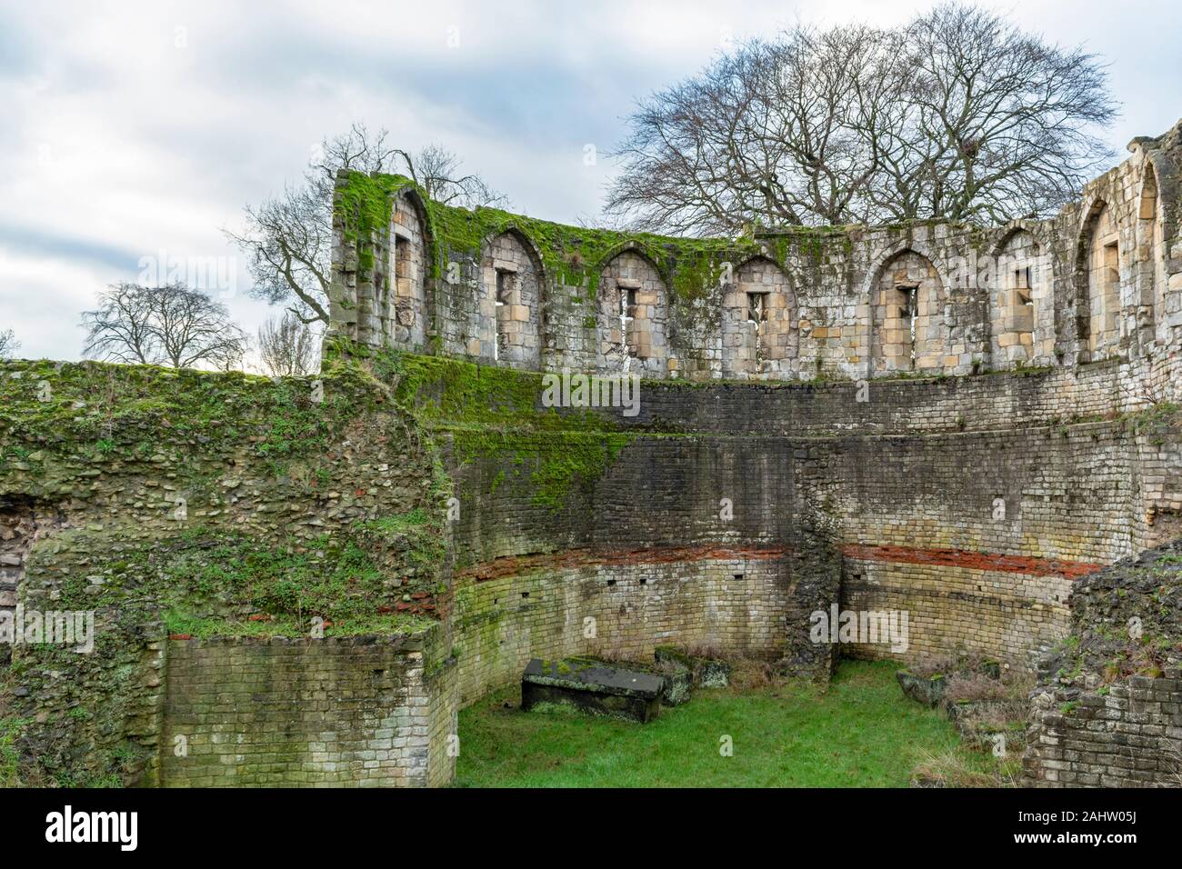 YORK ENGLAND ROMAN WALL AND TOMBS INSIDE THE MULTIANGULAR TOWER Stock ...