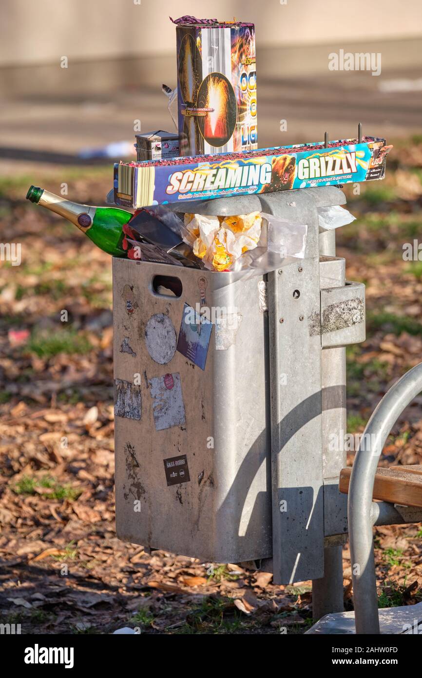 Overloaded waste hi-res stock photography and images - Alamy