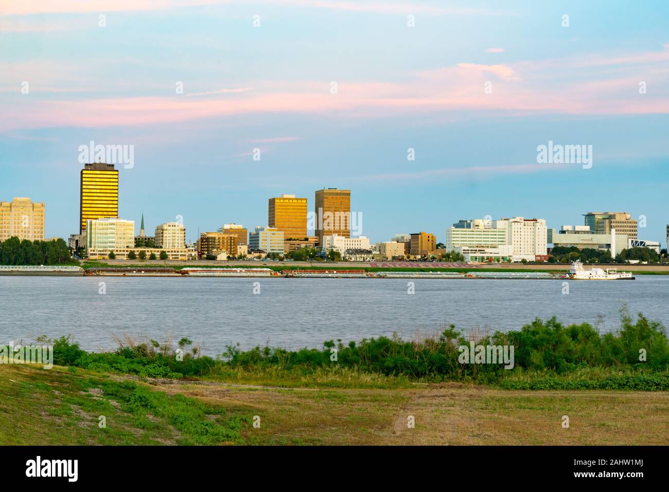 Baton Rouge, Louisiana city skyline along the Mississippi River Stock ...