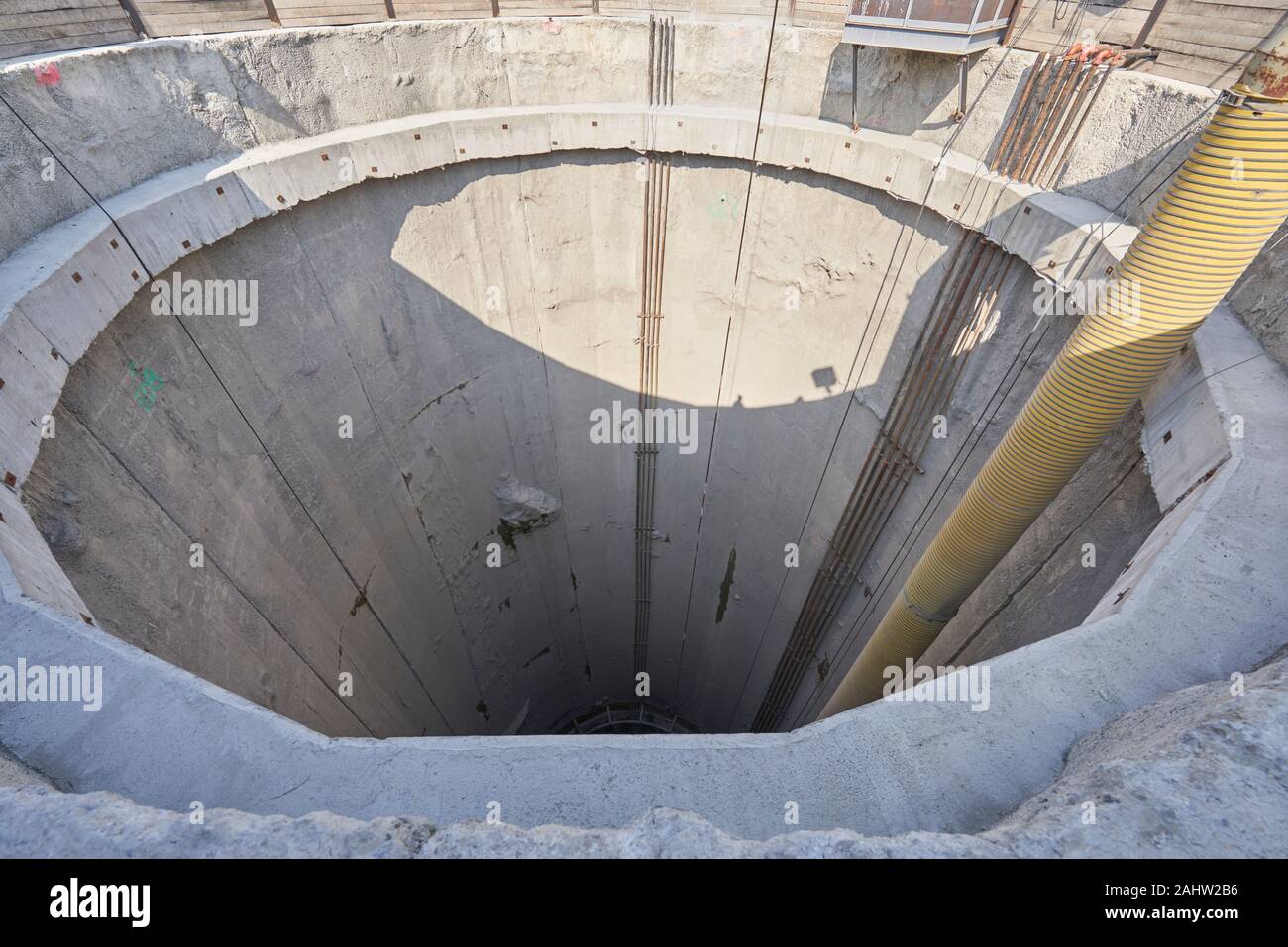 Cleveland, Ohio tunnel boring project for Cleveland Water District to ...