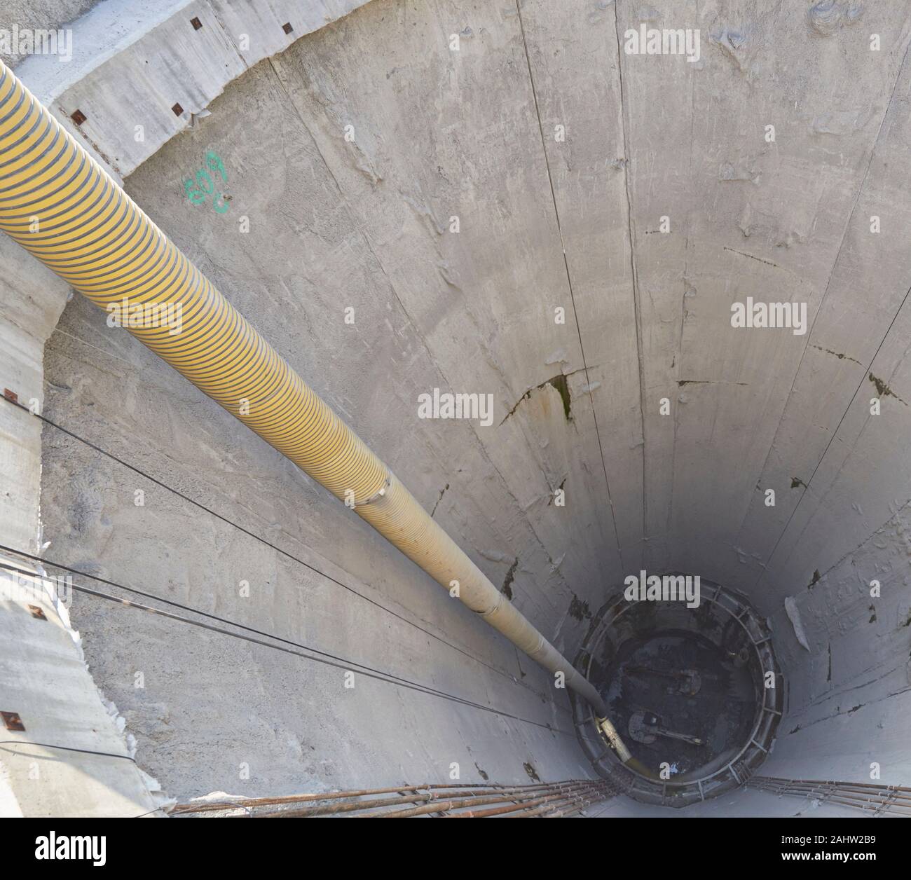 Cleveland, Ohio tunnel boring project for Cleveland Water District to ...