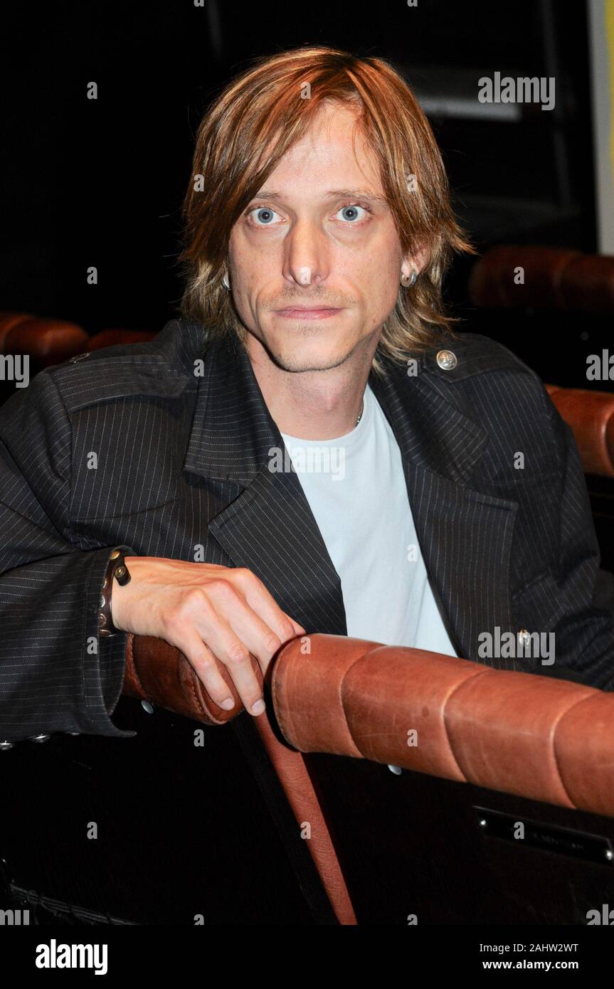 Mackenzie crook hi-res stock photography and images - Alamy